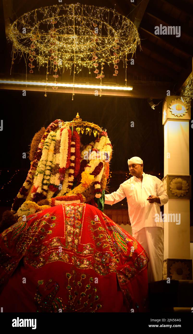 Kataragama, Sri Lanka - 08 06 2022: Performing Sacred rituals before ...