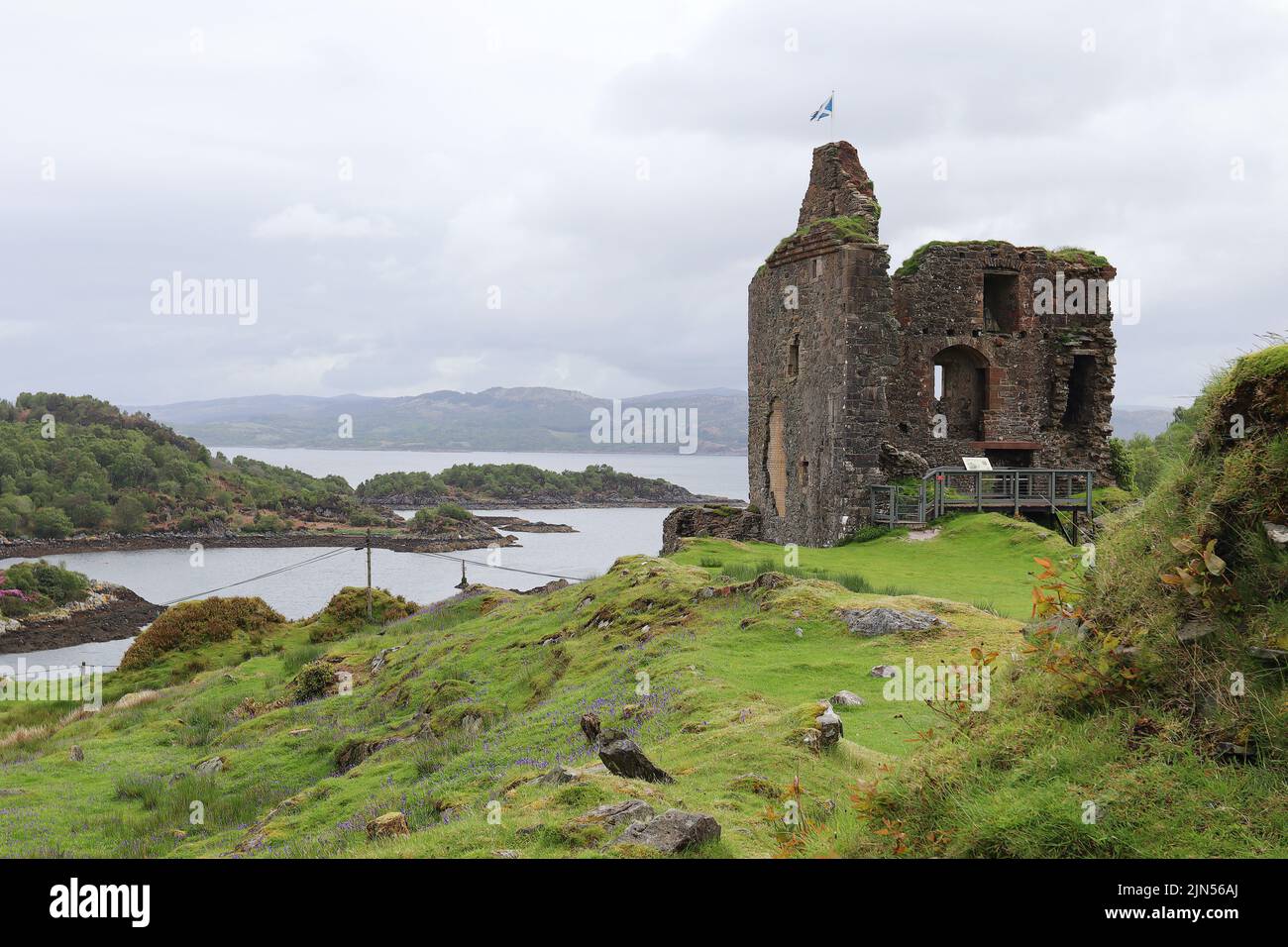 The ruins of Tarbert Castle, located on the southern shore of East Loch ...