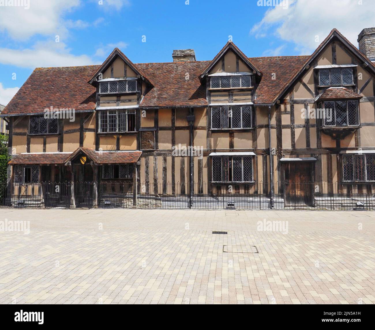 The Shakespeare's Birthplace historical place museum in Stratford-upon ...