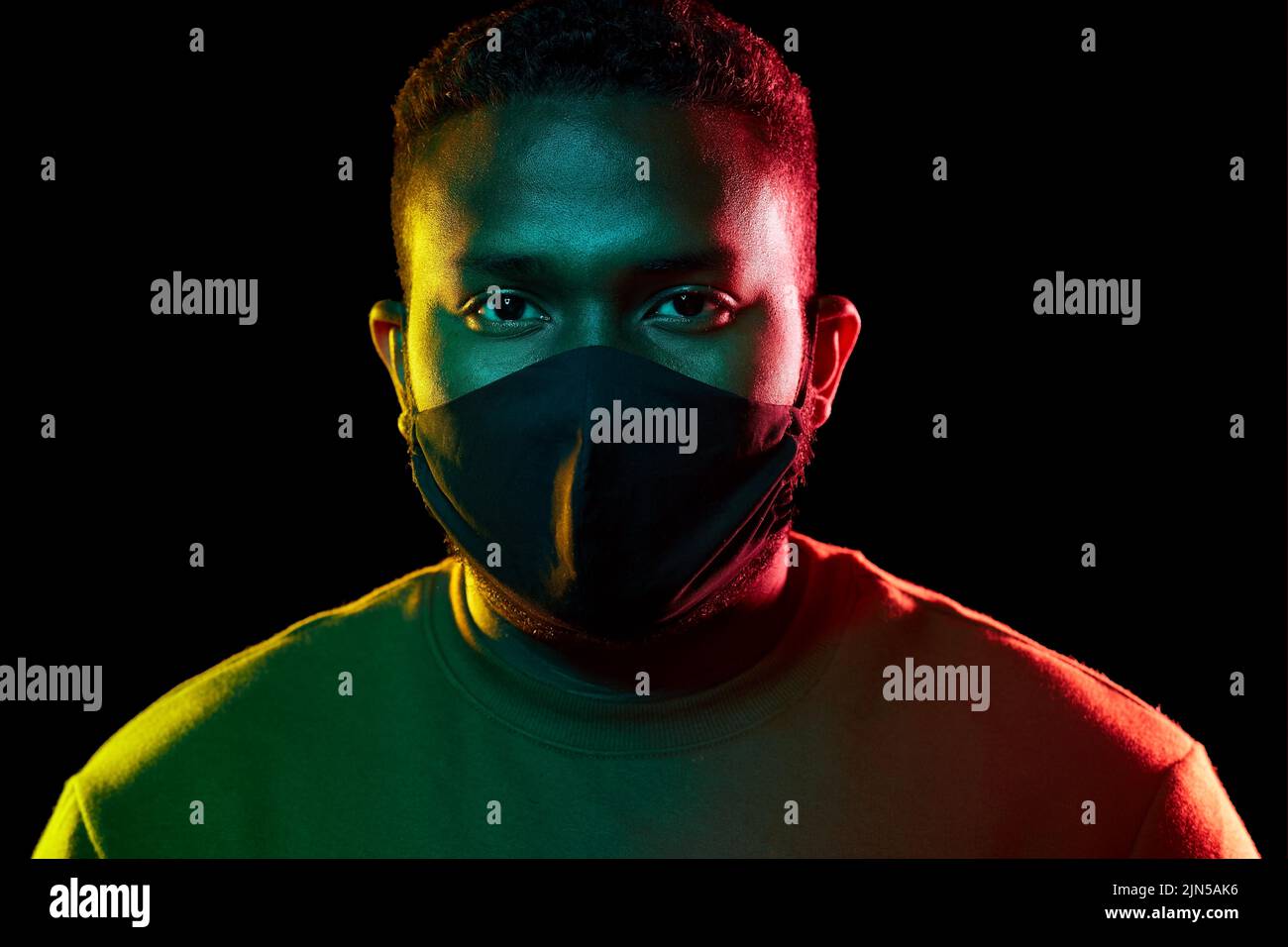 Black man cloth mask hi-res stock photography and images - Alamy