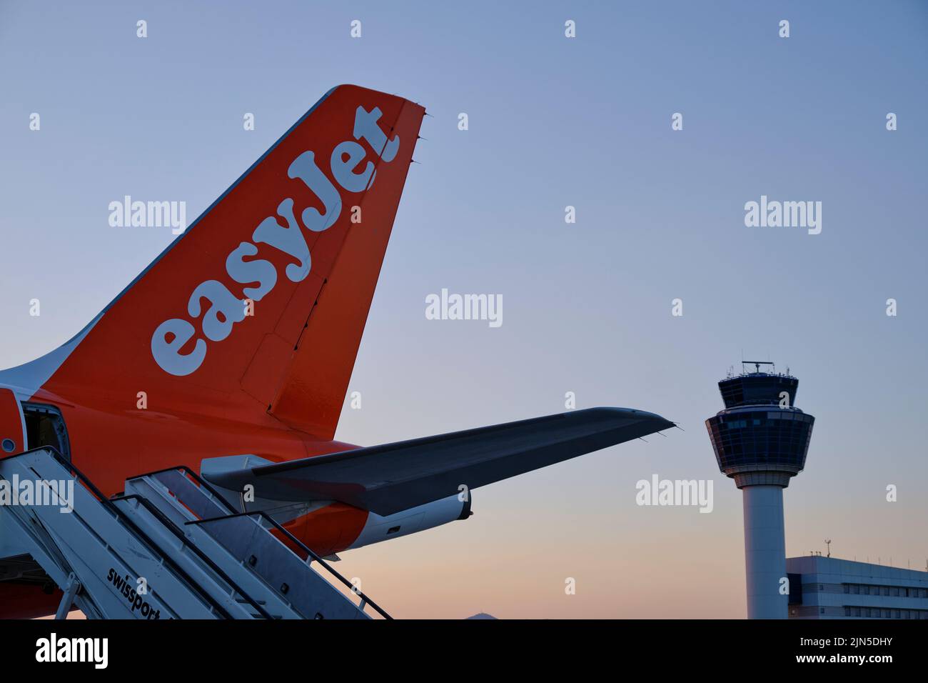Easyjet close up hi-res stock photography and images - Alamy