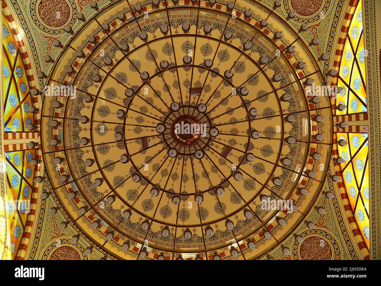 Mosque gold dome hi-res stock photography and images - Alamy