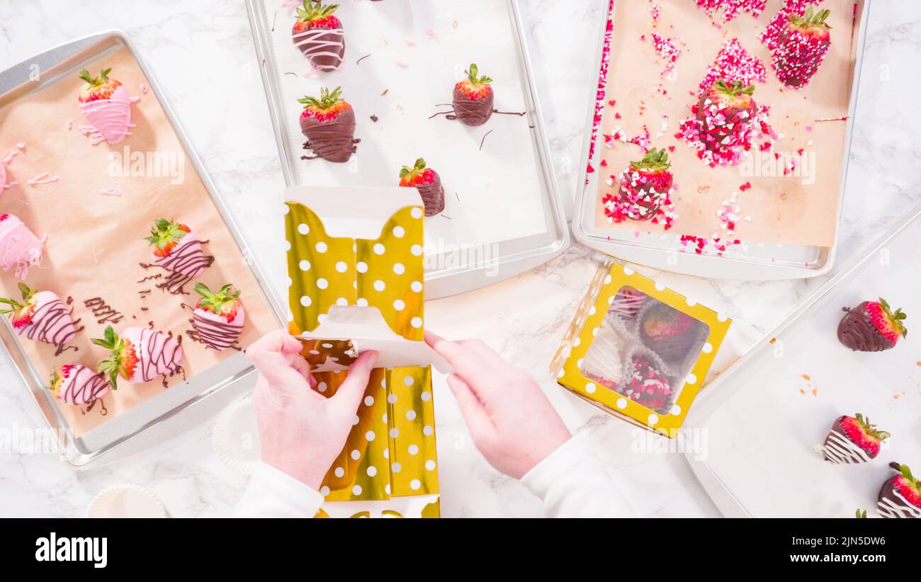 Chocolate dipped strawberries Stock Photo - Alamy