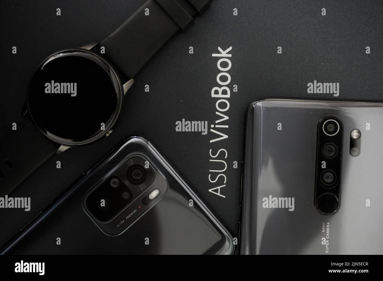 Redmi note 8 pro hi-res stock photography and images - Alamy