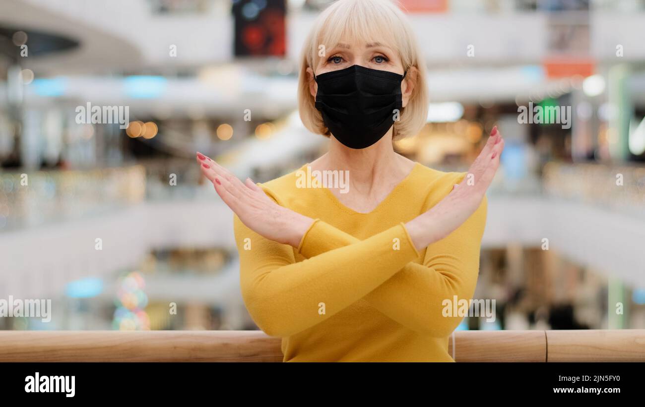 Serious woman in medical hi-res stock photography and images - Alamy