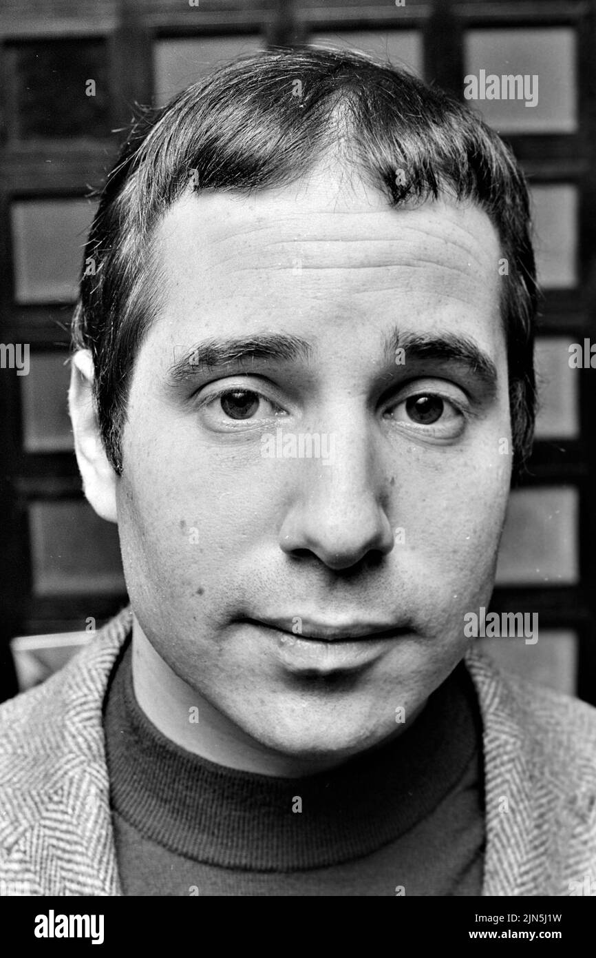 Paul simon 1967 hi-res stock photography and images - Alamy
