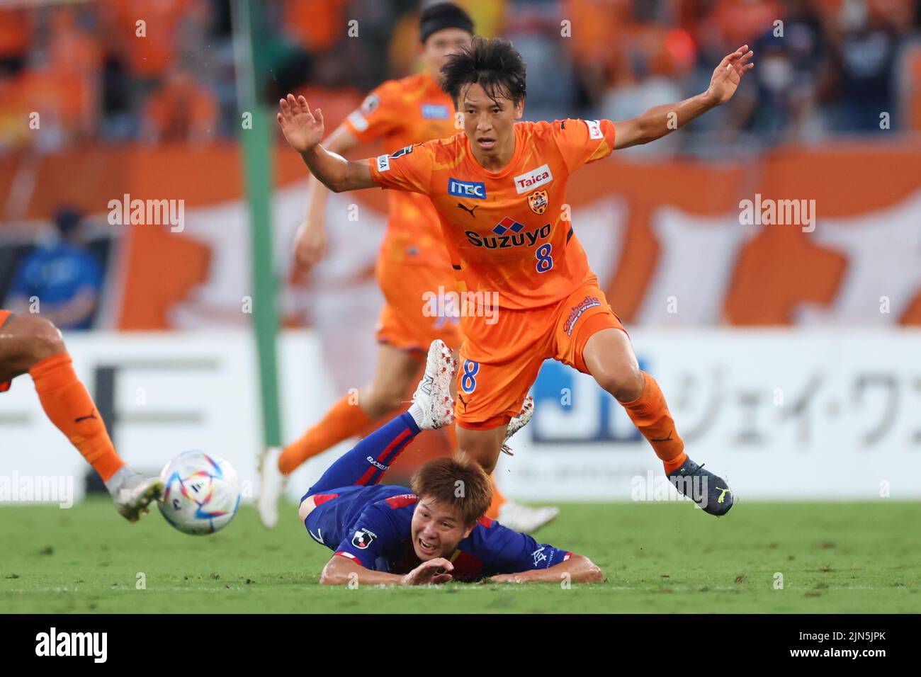Ajinomoto Stadium, Tokyo, Japan. 7th Aug, 2022. (U to D) Daiki Matsuoka (S-Pulse), Hirotaka Mita ...