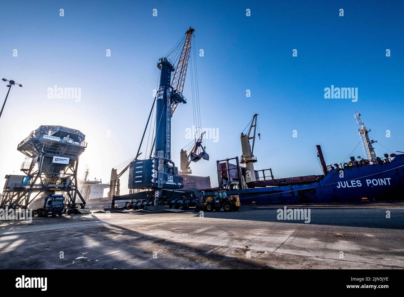 Grain hopper hi-res stock photography and images - Alamy