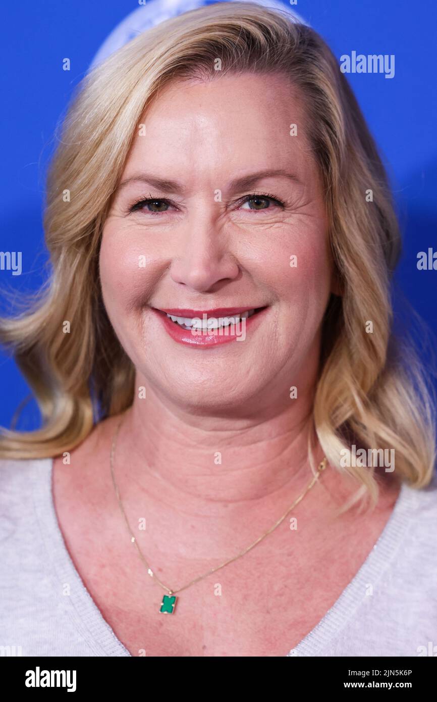 Angela Kinsey Oceana 2022