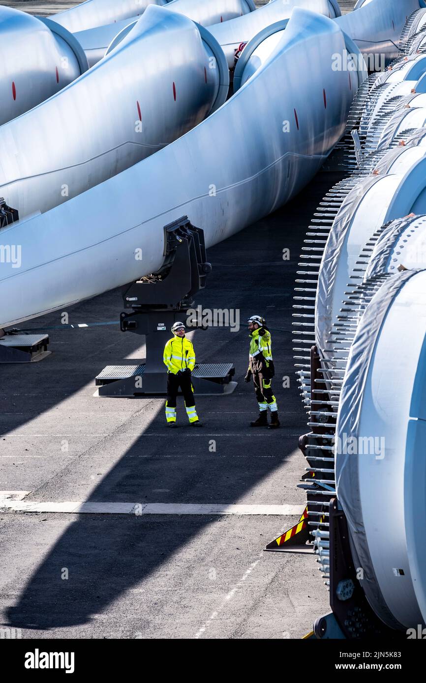 wind turbine blades Stock Photo - Alamy