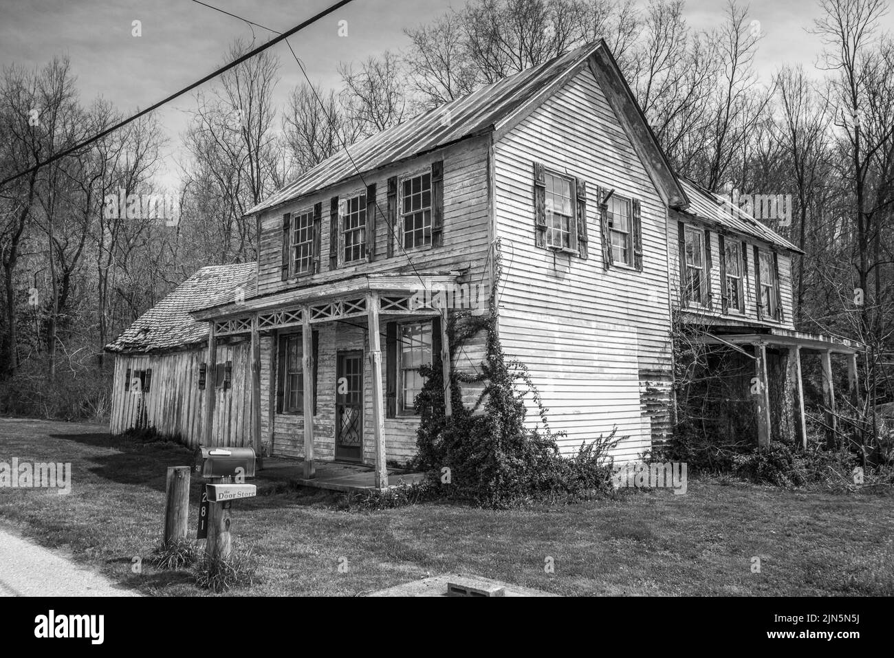 Old Rural Home - Ohio River Valley Stock Photo - Alamy