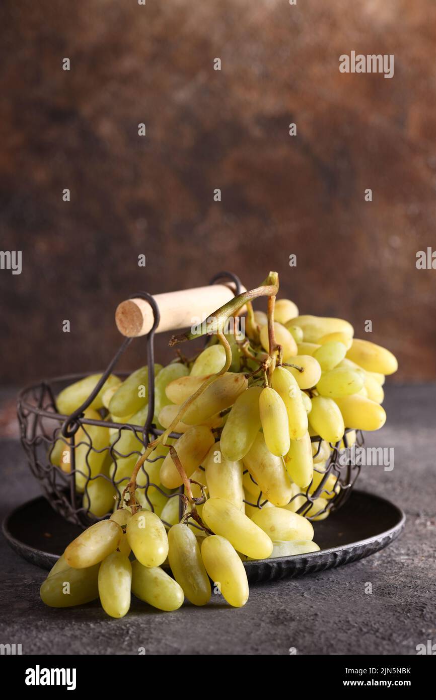 natural organic grapes rustic style Stock Photo - Alamy