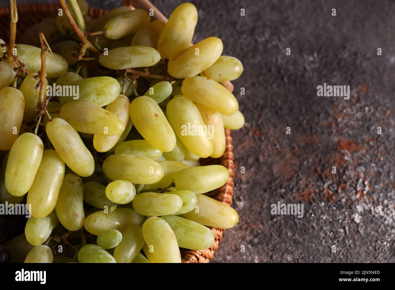 natural organic grapes rustic style Stock Photo - Alamy