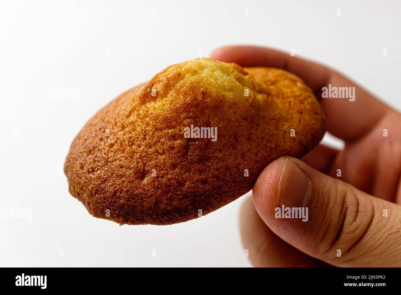 Madeleine cake hi-res stock photography and images - Alamy