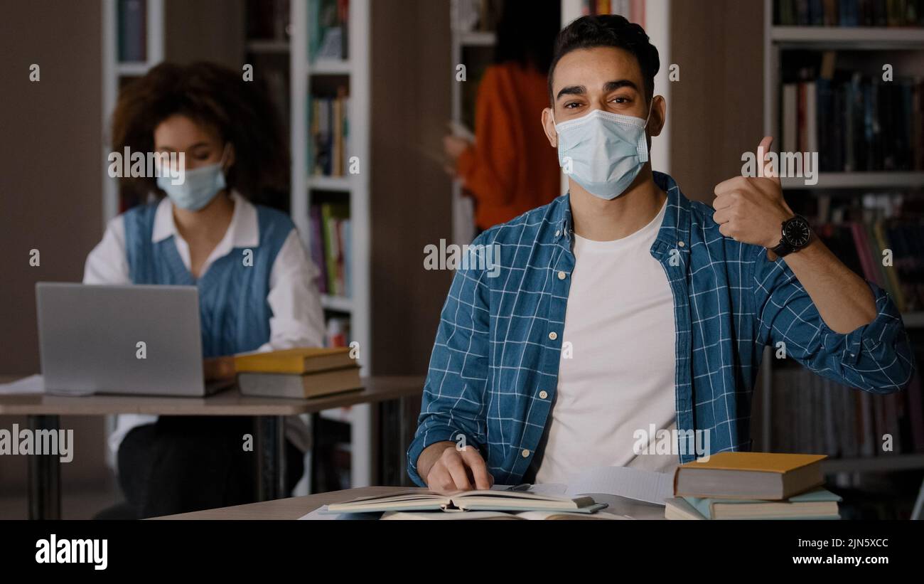 University students library bookshelves hi-res stock photography and ...