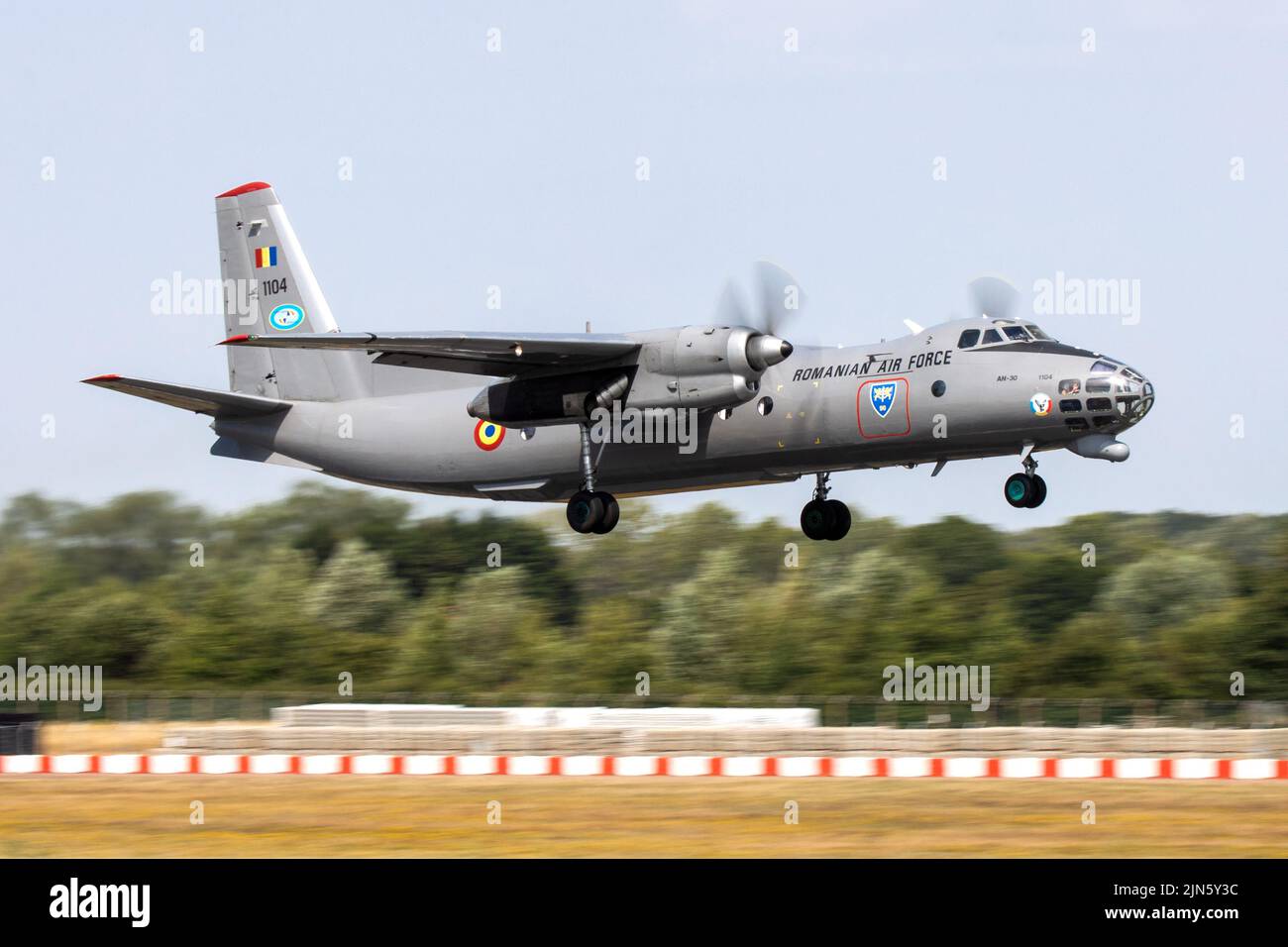 Antonov an 30 hi-res stock photography and images - Alamy