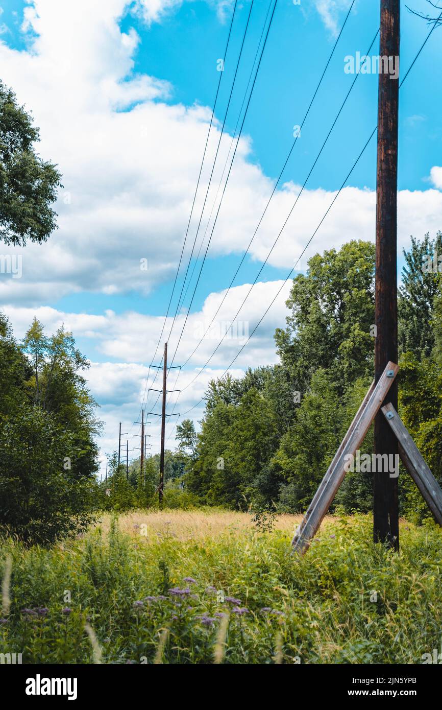 Vertical shot powerline tower hi-res stock photography and images - Alamy