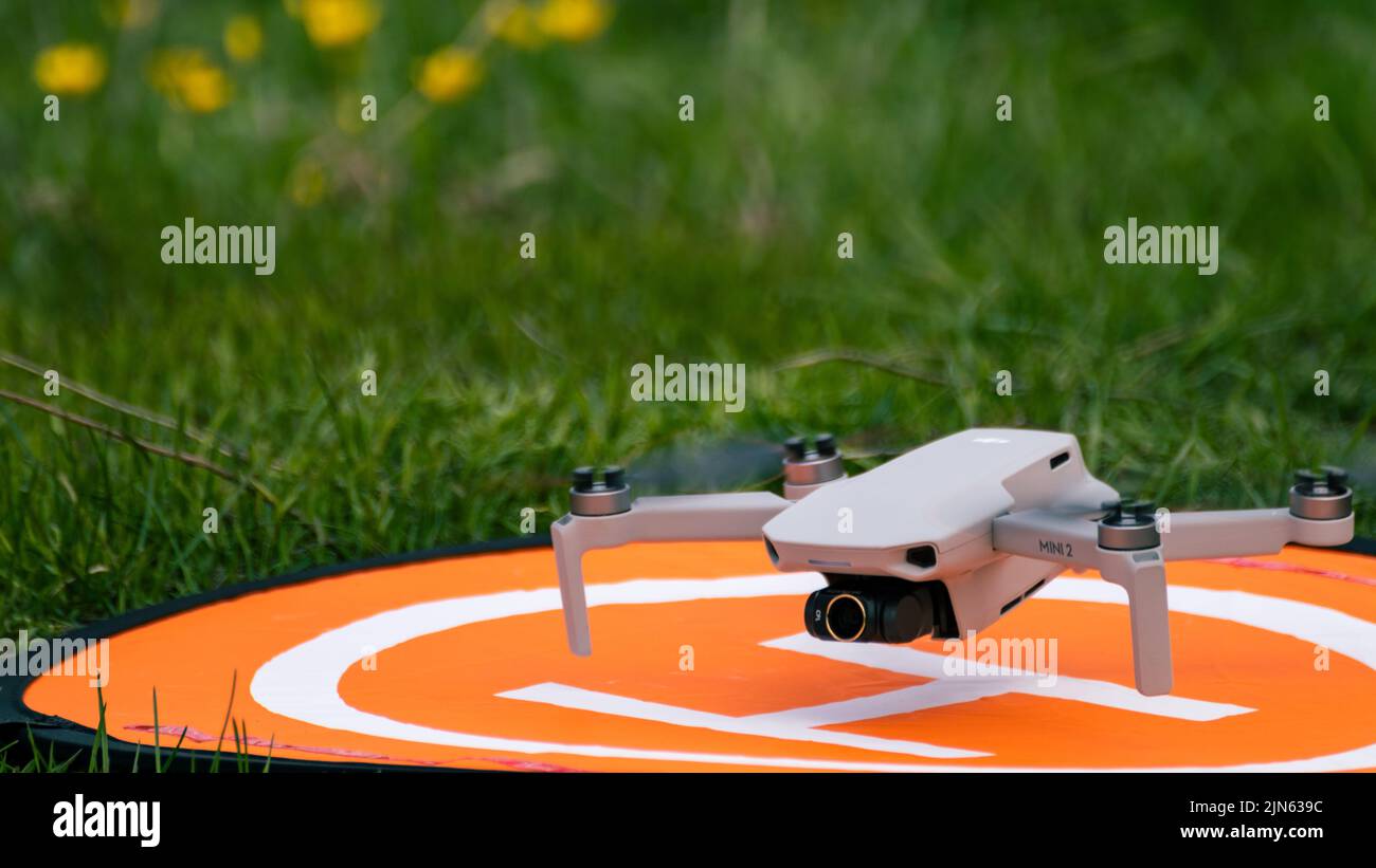 Aerial view 4k take off hi-res stock photography and images - Alamy