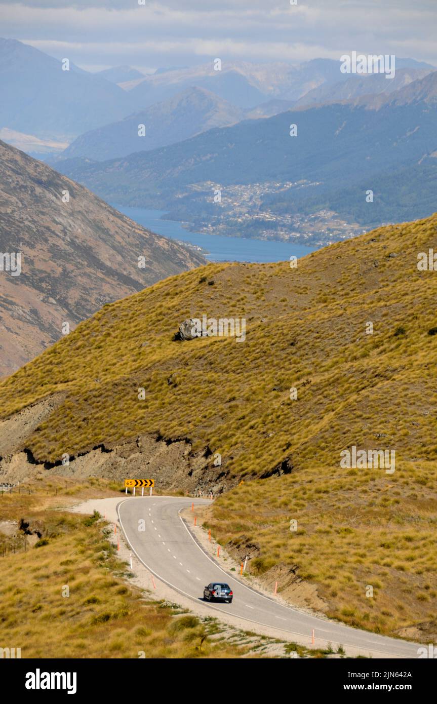 Distant views from the Crown Range Road in the Crown Range mountains ...