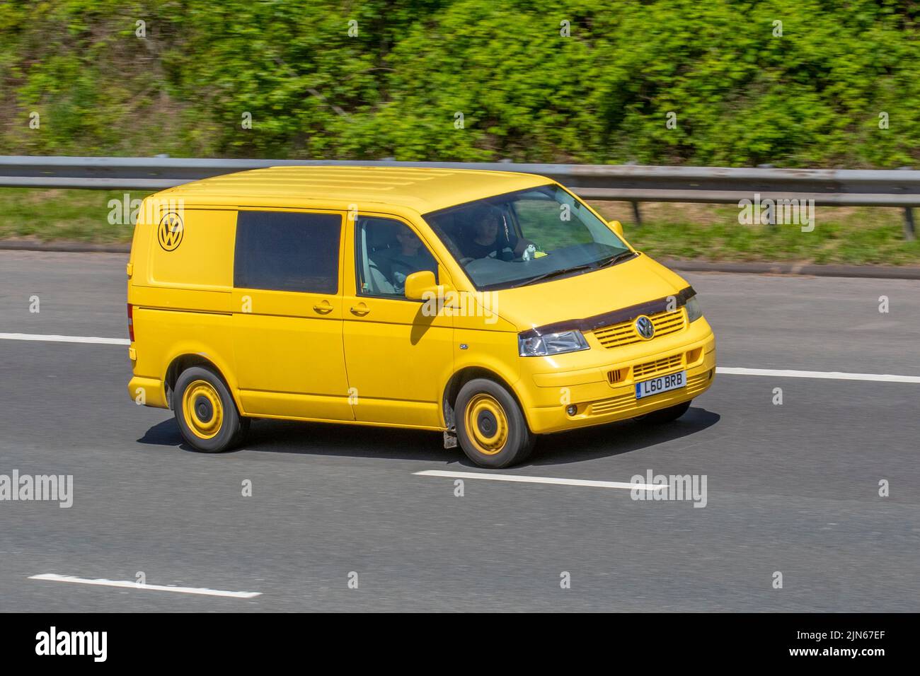 2006 yellow VW Volkswagen Transporter 2500cc Diesel truck' Window van ...