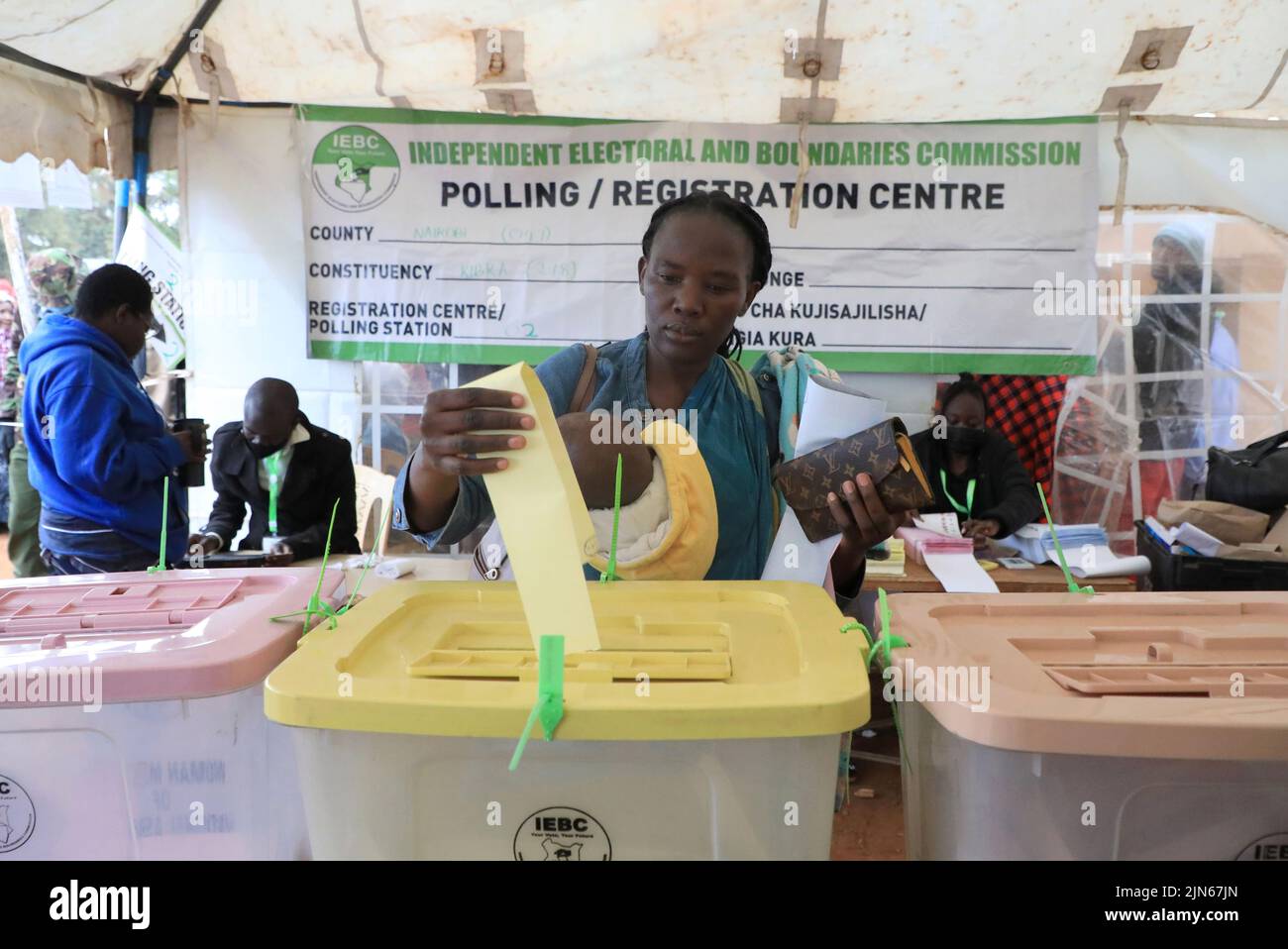 Kenyan citizens hi-res stock photography and images - Alamy