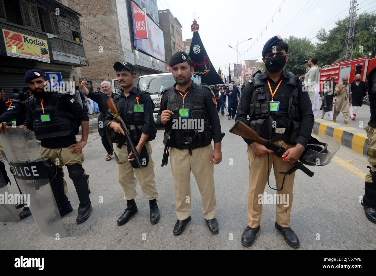 Peshawar, Pakistan. 08th Aug, 2022. Shiite Muslims flagellate ...