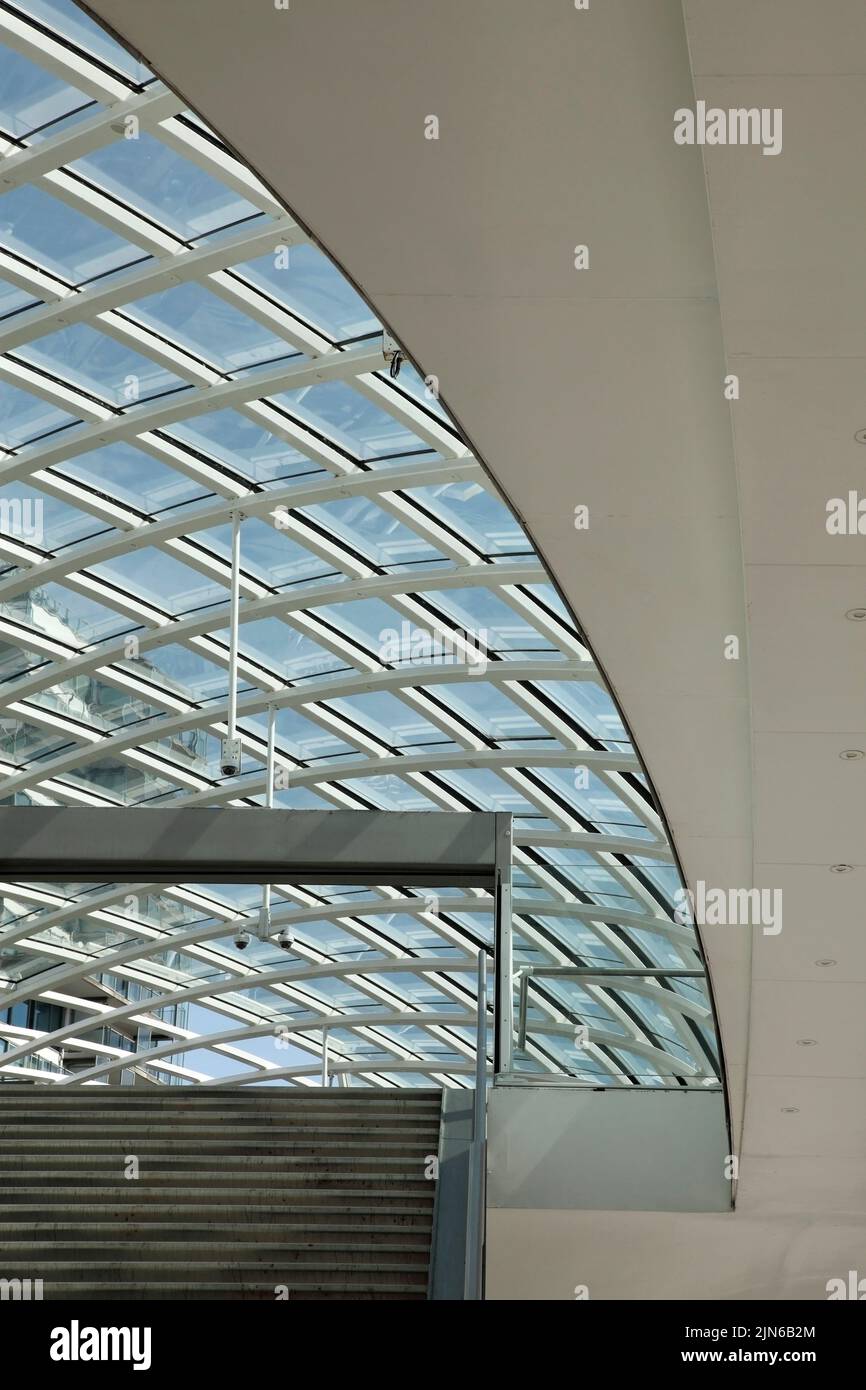 The RET Metro station at The Hague / Den Haag Centraal main railway ...