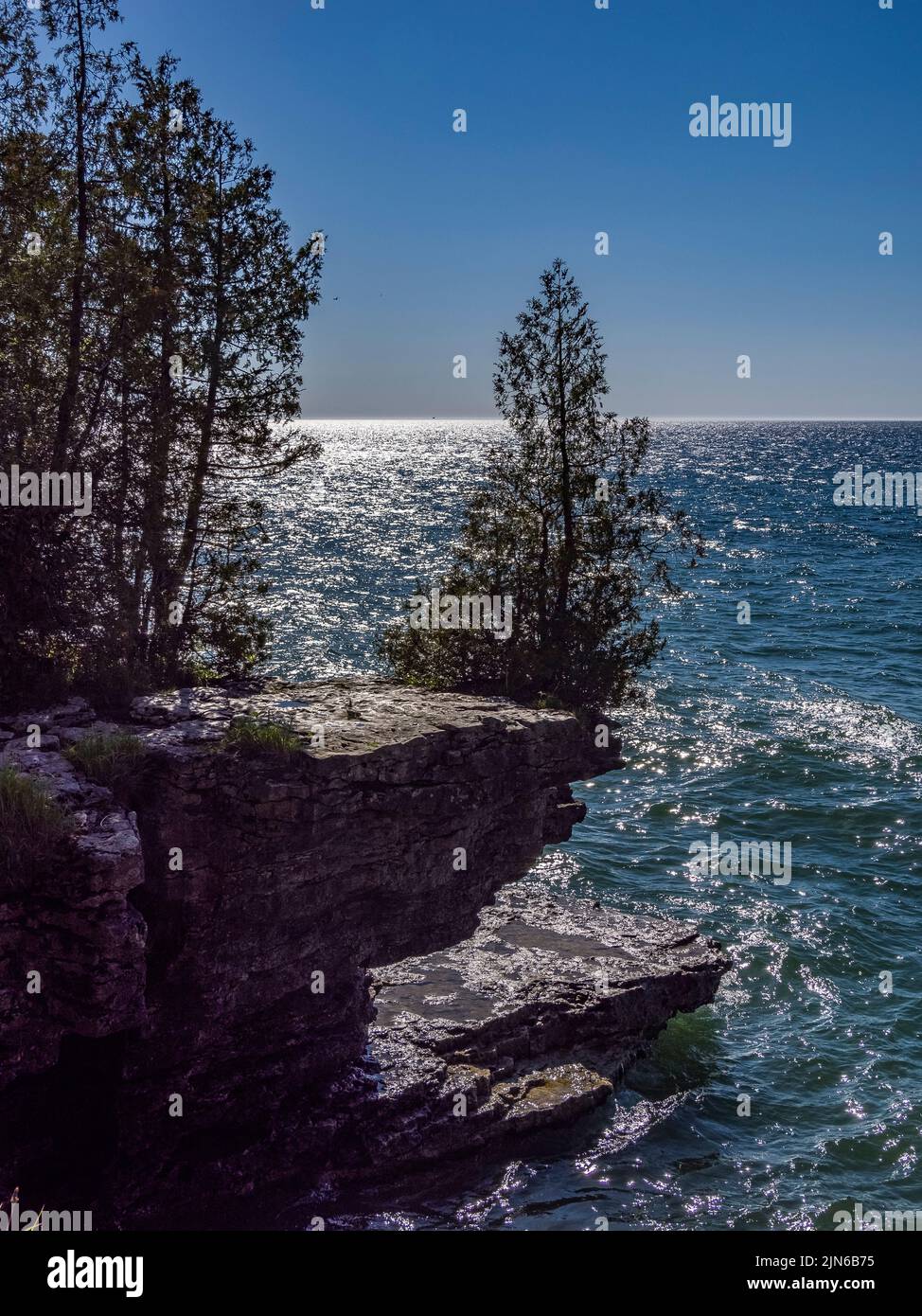 Sparkling water at Cave Point County Park on Lake Michigan in Door ...