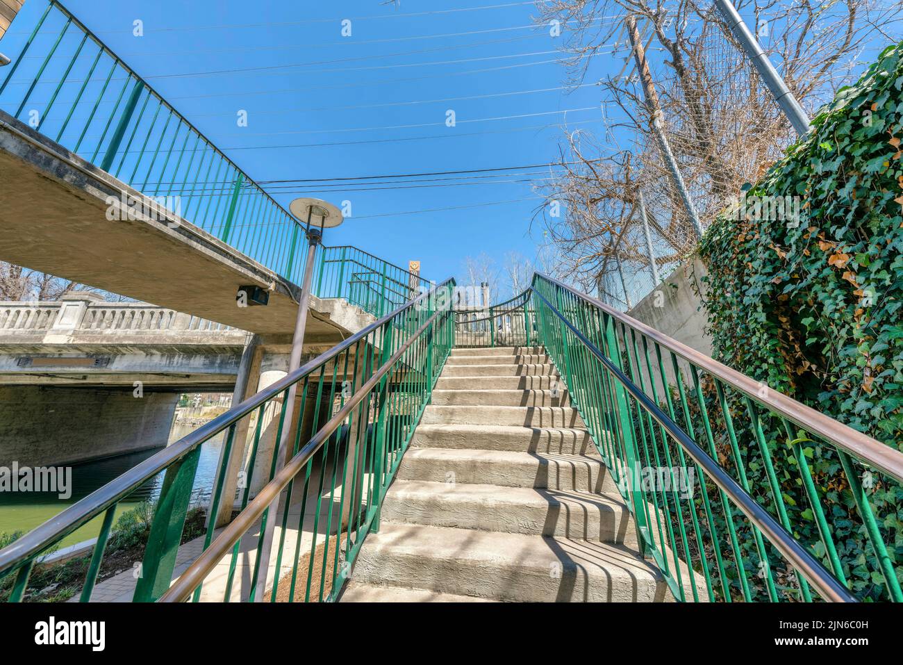 Concrete ramp walkway hi-res stock photography and images - Alamy