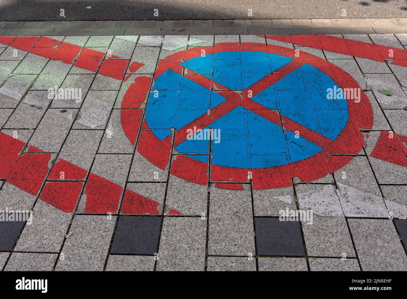 a no stopping zone on a city street in germany Stock Photo - Alamy