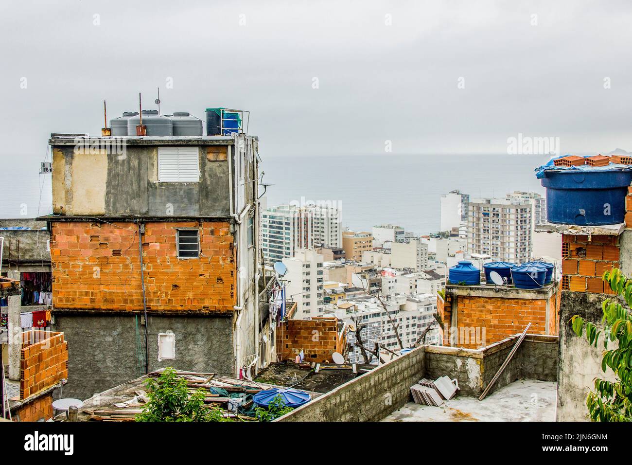 landscape of the Cantagalo favela Stock Photo - Alamy