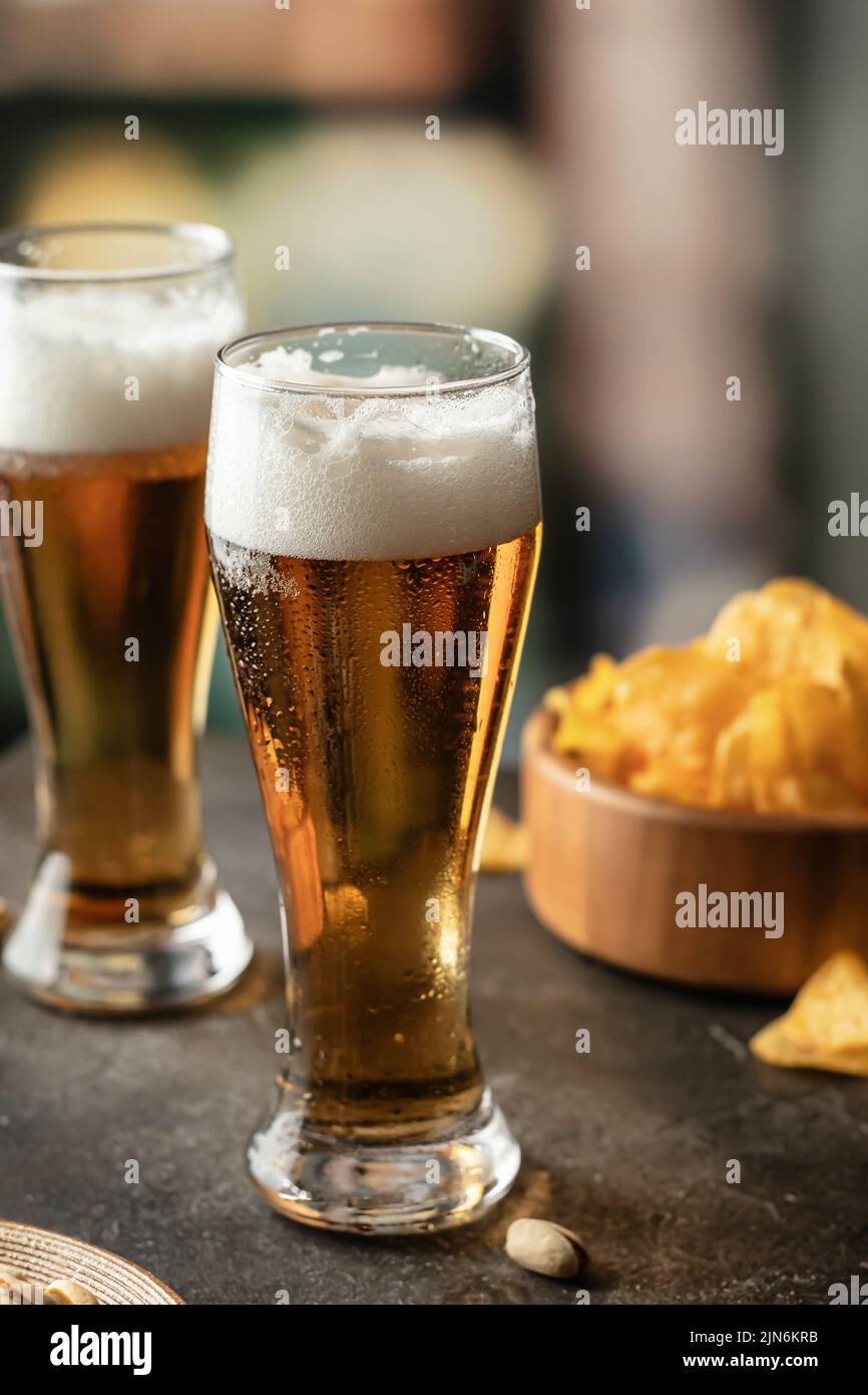 Fresh foamy beer chips hi-res stock photography and images - Alamy