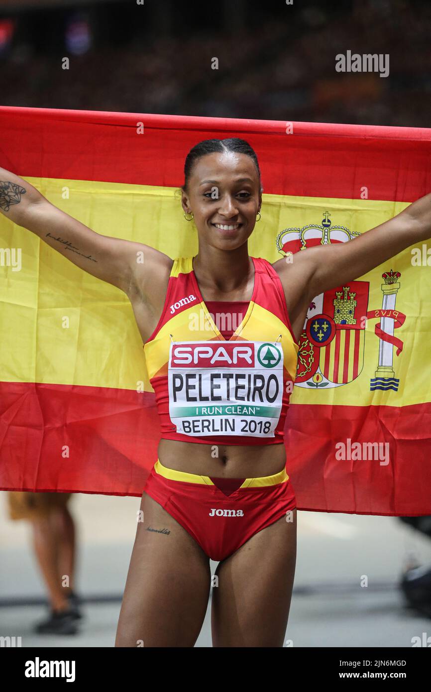 Ana Peleteiro with the flag of his country at the European Athletics ...