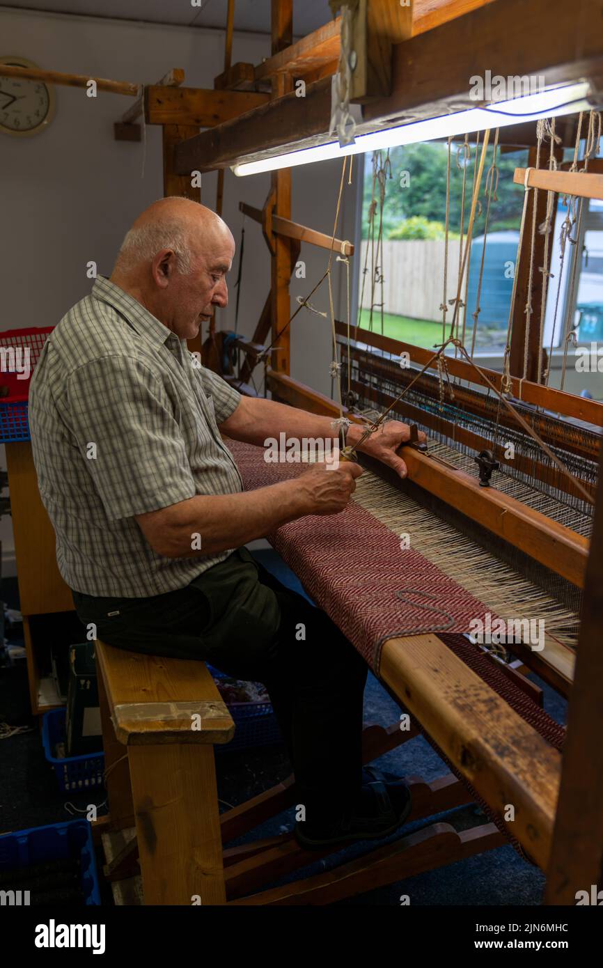 Traditional weaving ireland hi-res stock photography and images - Alamy