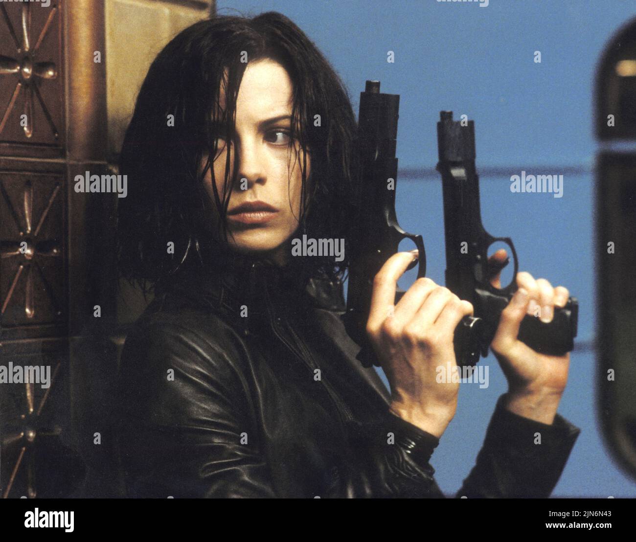 Actress holding hand hi-res stock photography and images - Alamy