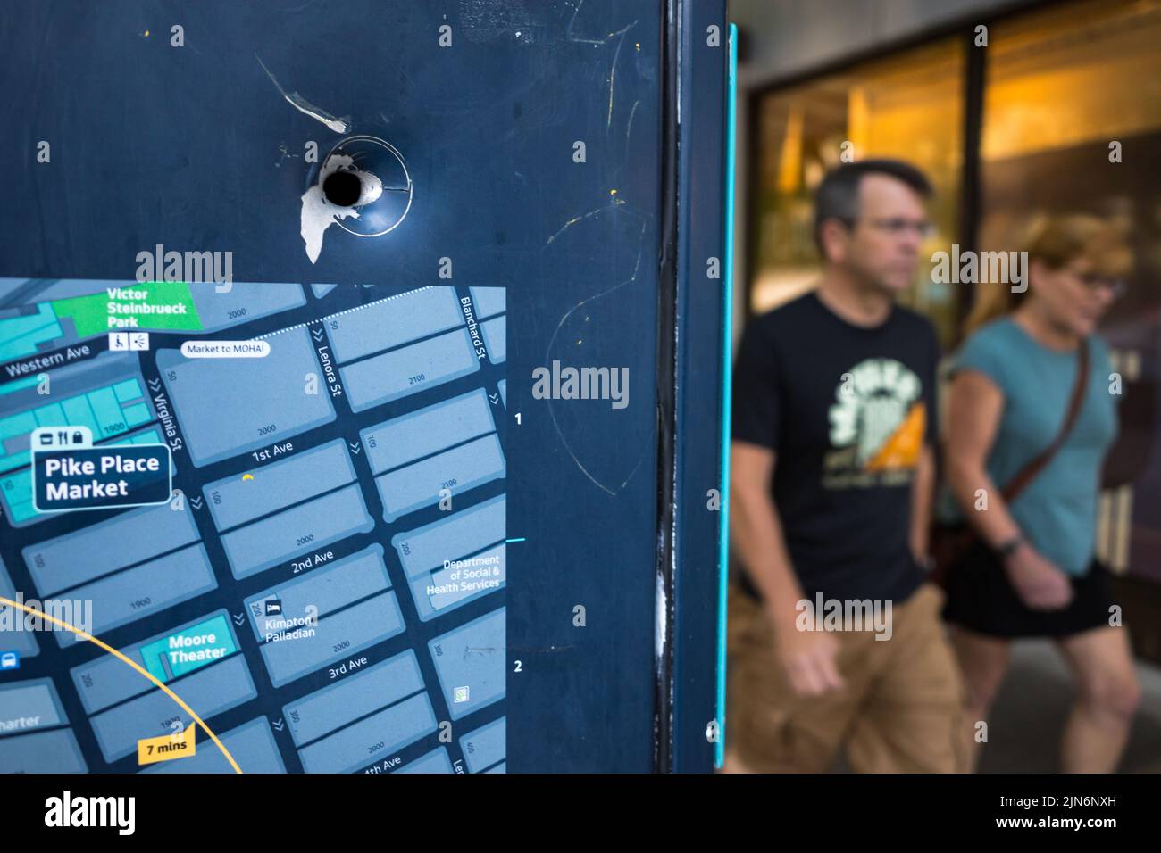 Seattle, USA. 8th Aug, 2022. Informational sidewalk map 5th and Pike ...