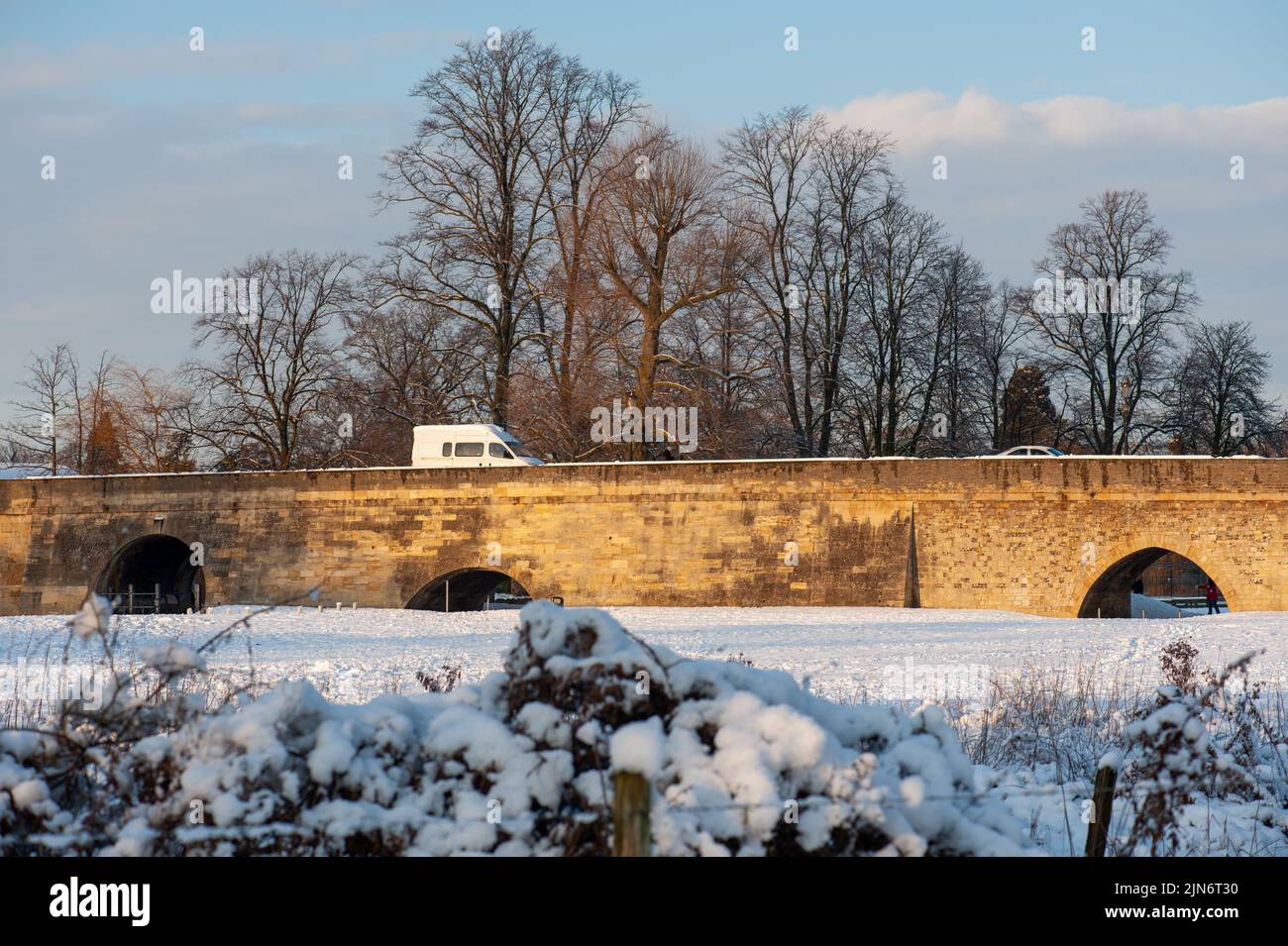 Van drives over Wallingford Bridge, 2010 Stock Photo - Alamy