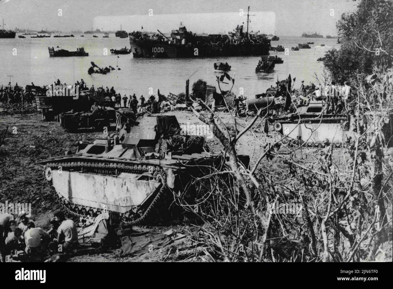 World war ii fighting in pacific hi-res stock photography and images ...