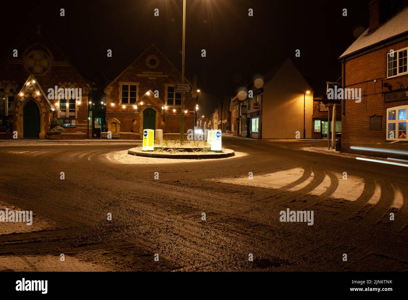 Wallingford at Night, St Mary's Street, December 2009 Stock Photo - Alamy