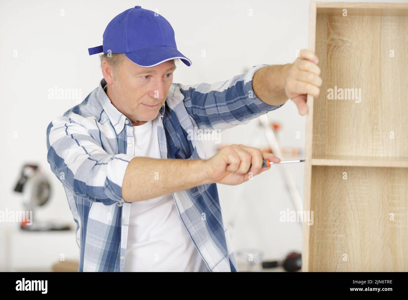 Screws up the face hi-res stock photography and images - Alamy