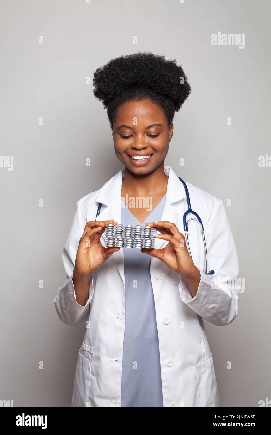 Portrait doctor holds tablet hi-res stock photography and images - Alamy