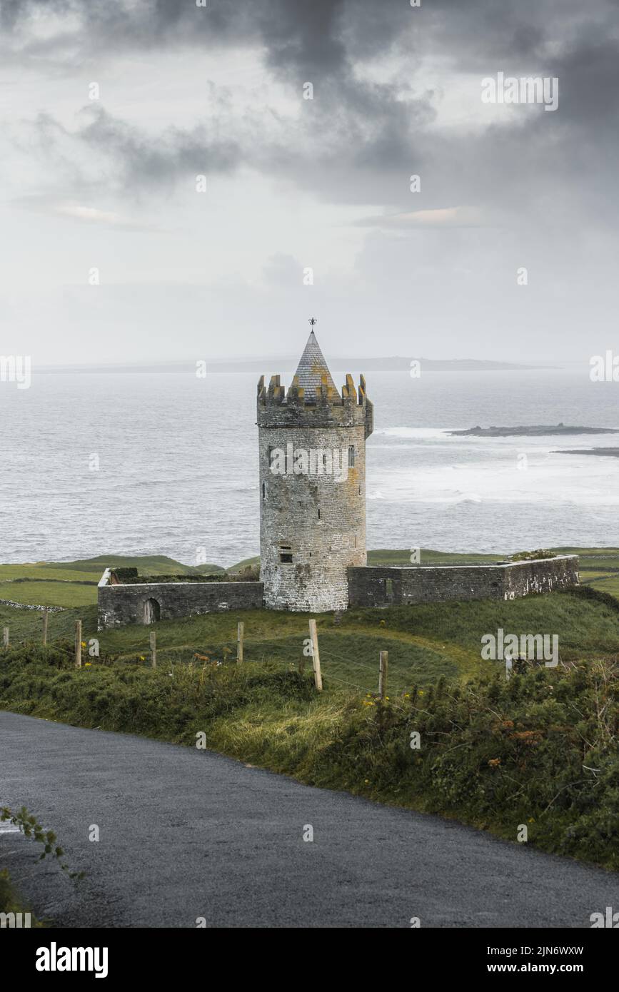 Sand castle ruin hi-res stock photography and images - Alamy