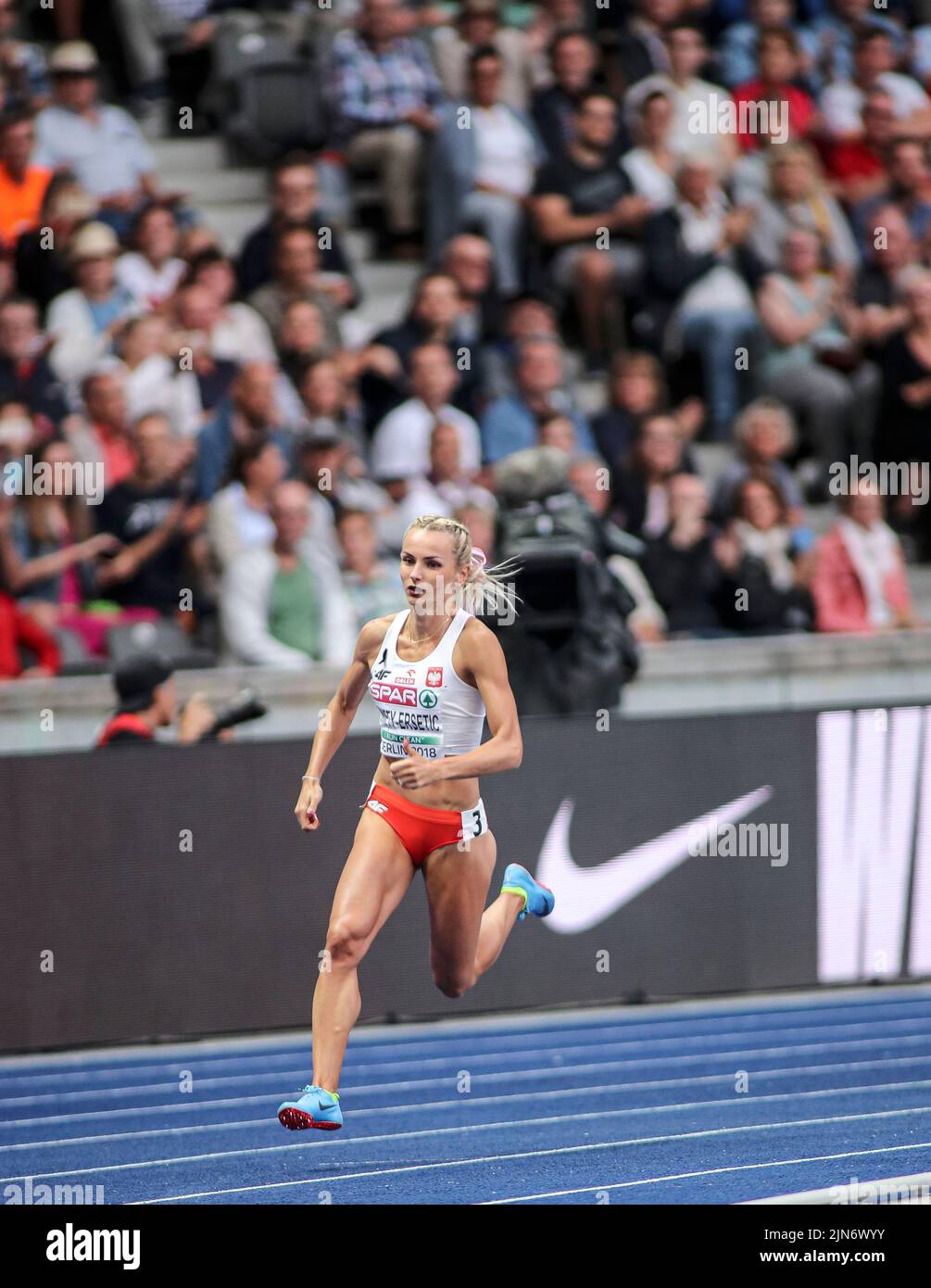 Justyna Święty-Ersetic participating in the 400 meters at the European ...