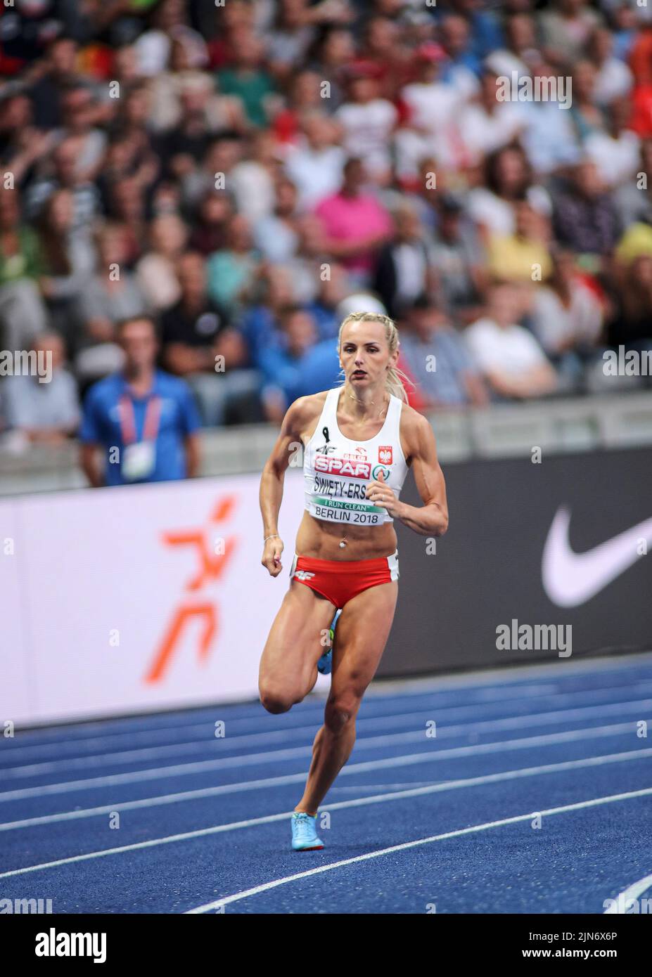 Justyna Święty-Ersetic participating in the 400 meters at the European ...