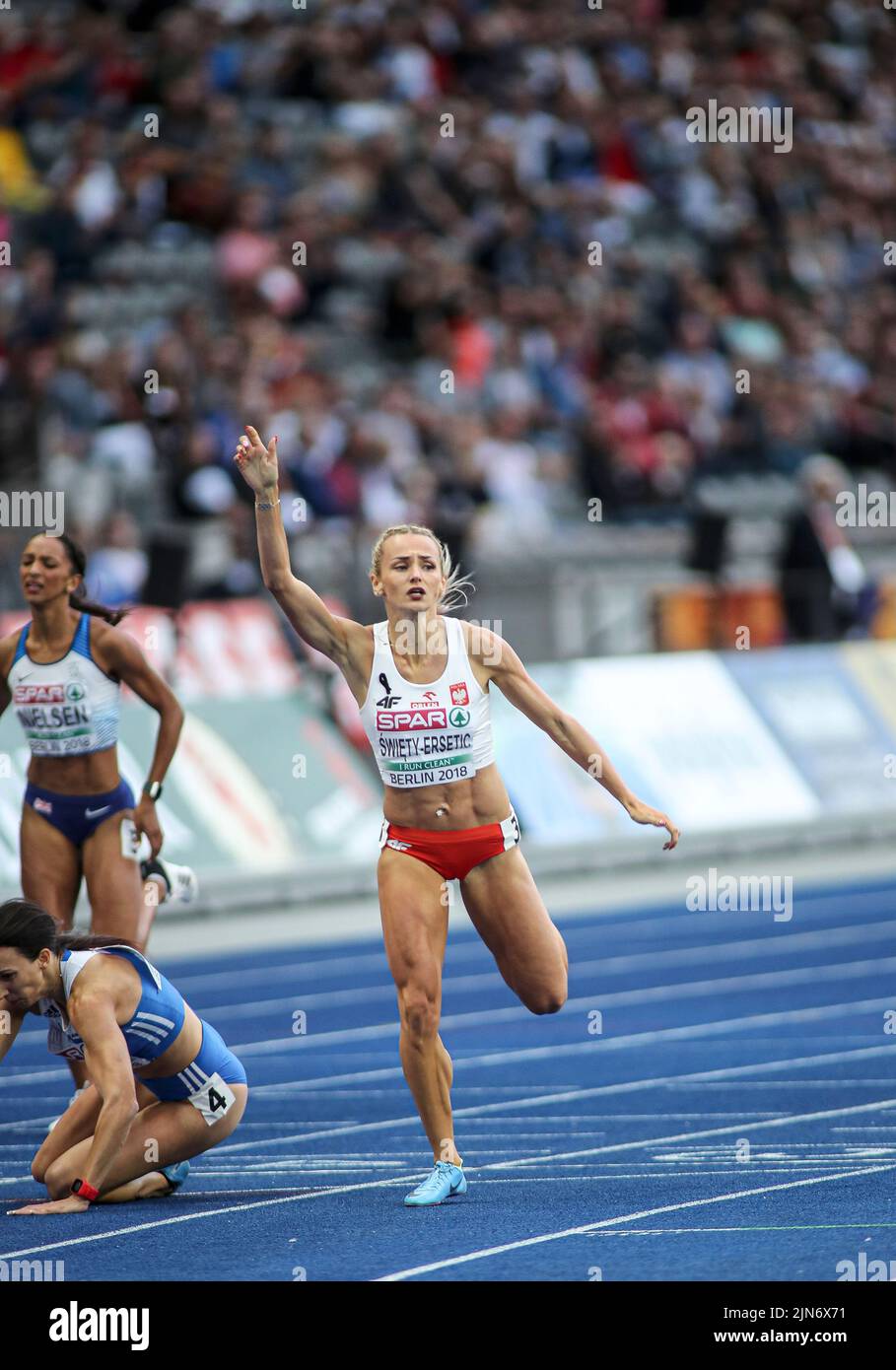 Justyna Święty-Ersetic participating in the 400 meters at the European ...