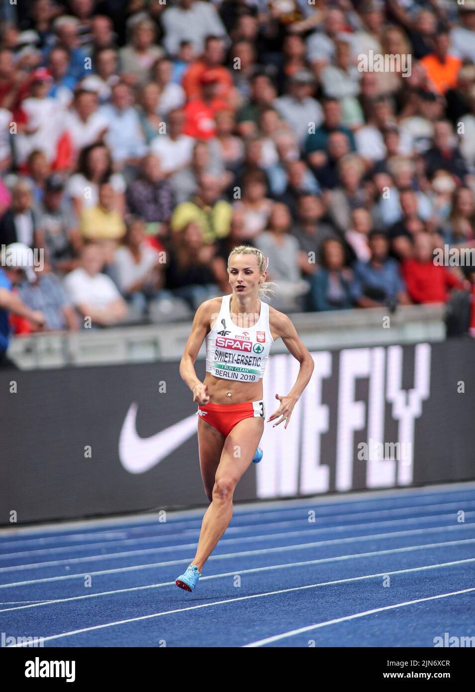 Justyna Święty-Ersetic participating in the 400 meters at the European ...