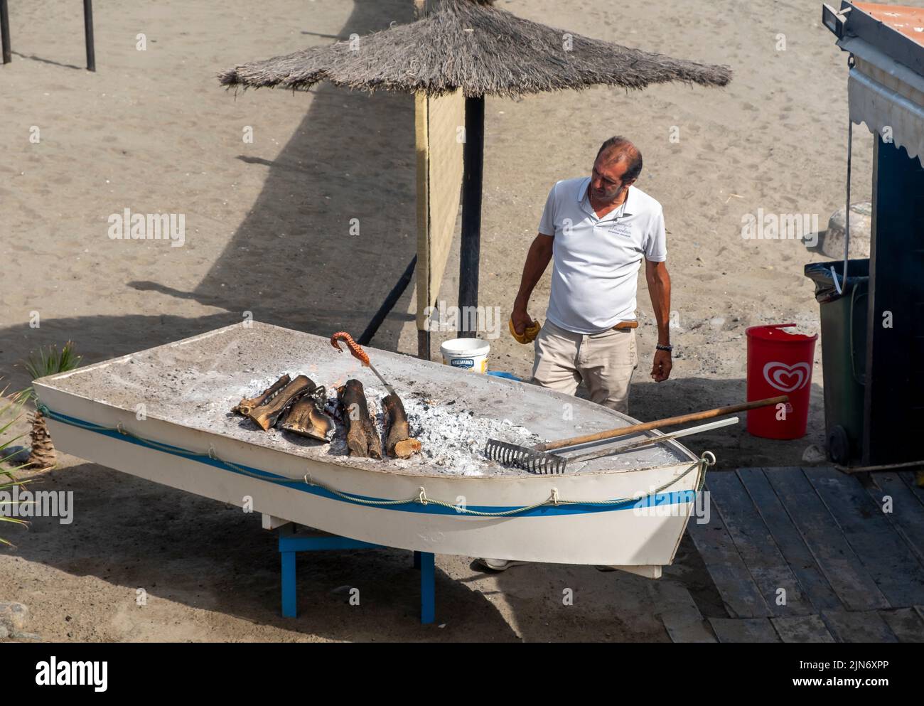 Espetos hi-res stock photography and images - Alamy