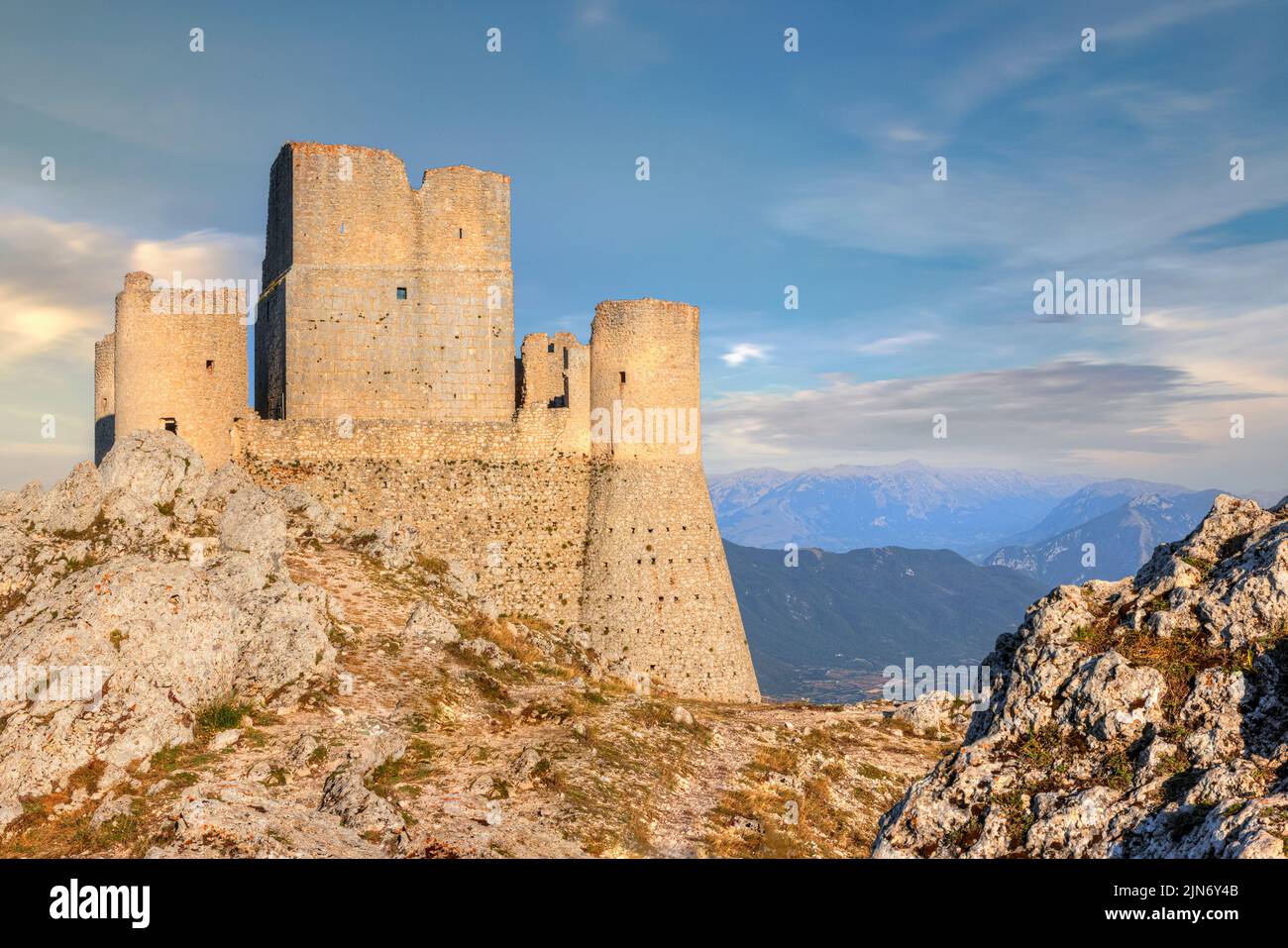Rocca Calascio, L'Aquila, Abruzzo, Italy Stock Photo - Alamy