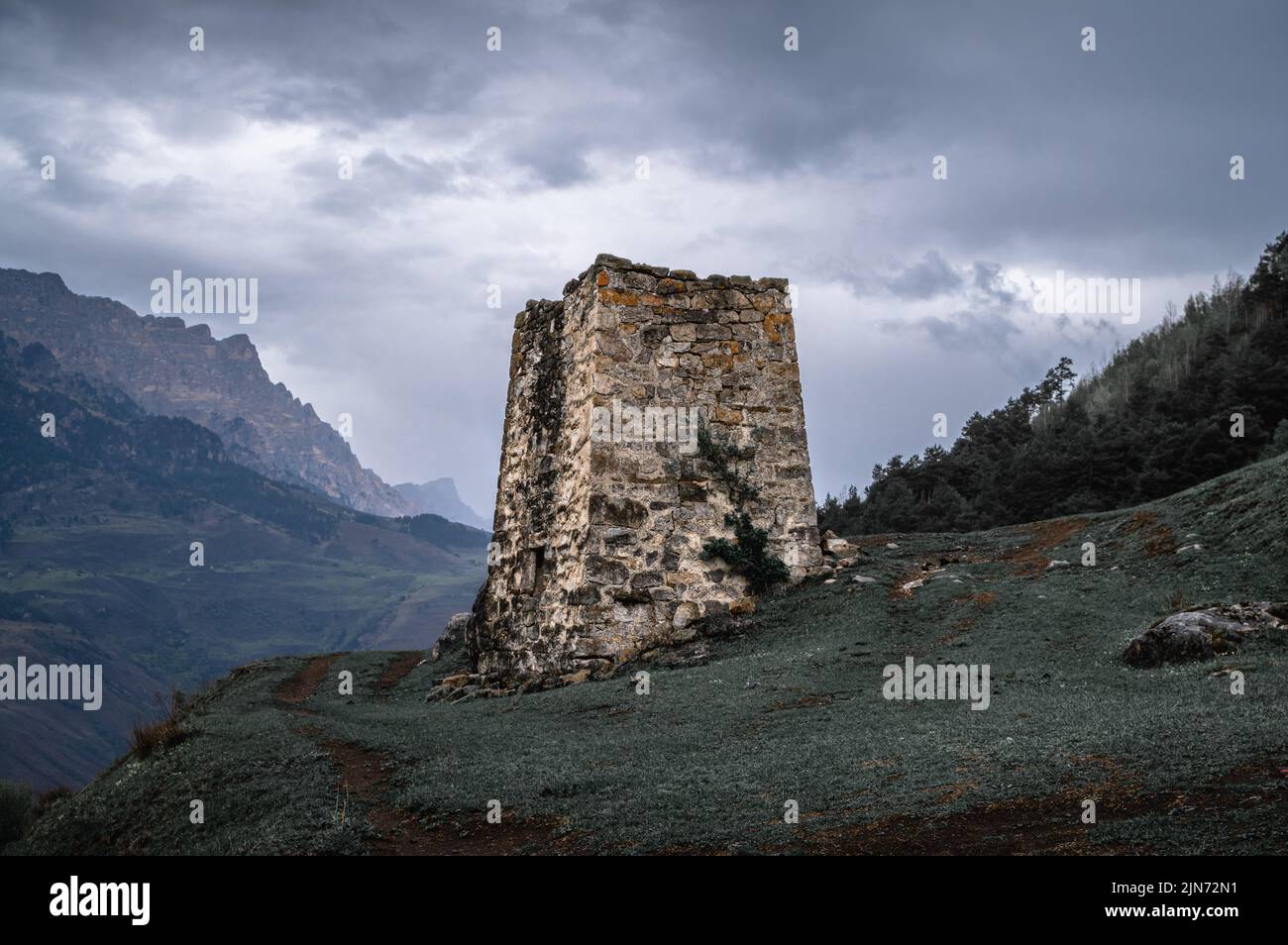 Medieval guard tower hi-res stock photography and images - Alamy