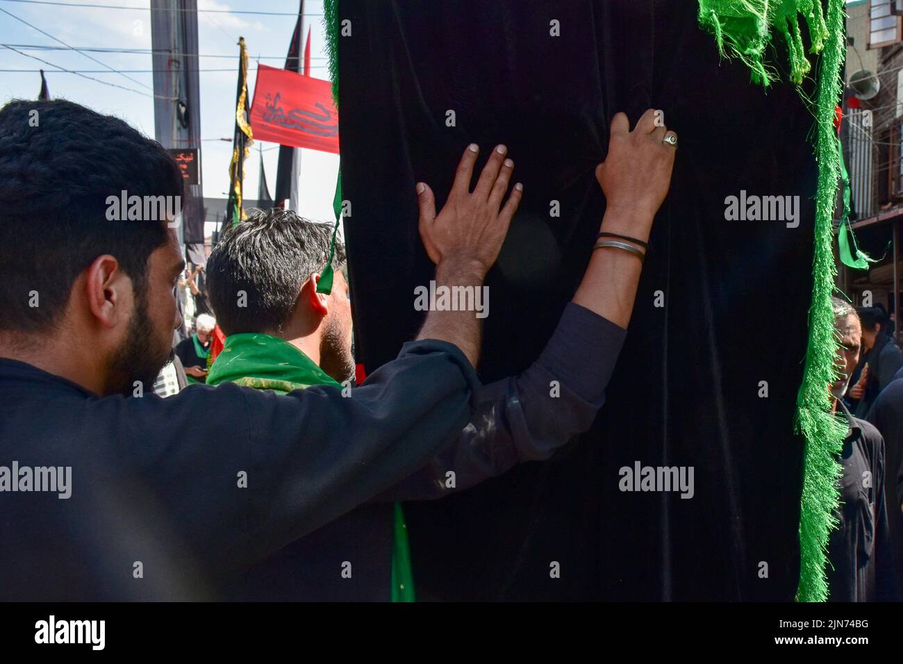 Srinagar, India. 09th Aug, 2022. Kashmiri Shiite Muslims perform ...